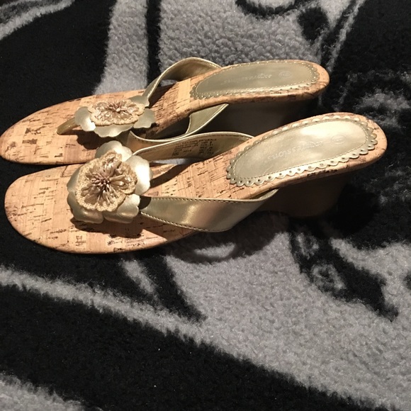 Expressions | Shoes | Gold Flower Sandals | Poshmark